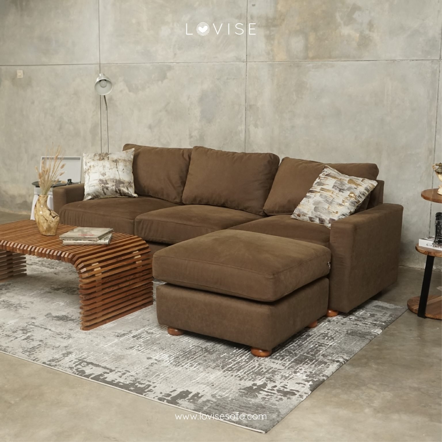 Sofa Sudut Eksklusif untuk Ruang Tamu Besar - Lovise Sofa